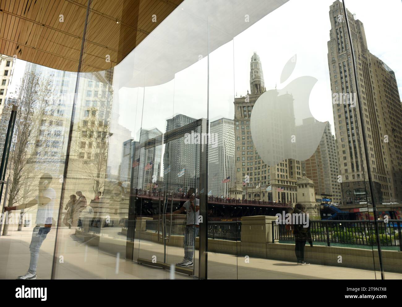 Chicago, USA - June 06, 2018: Apple logo on the Apple store on Michigan ...