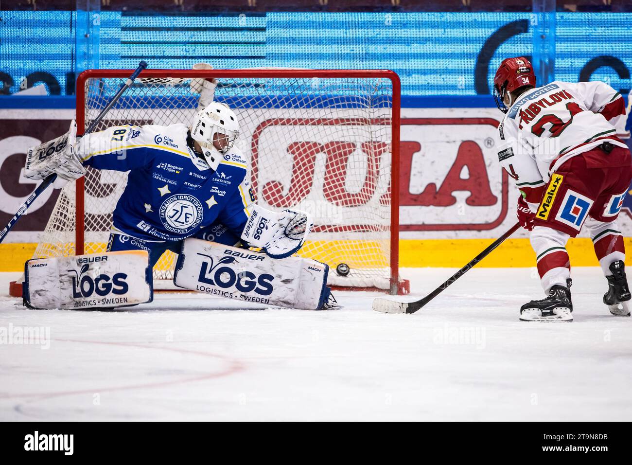 Leksand, Sverige. 26th Nov, 2023. 231126 Leksands målvakt Ellen Jonsson ...