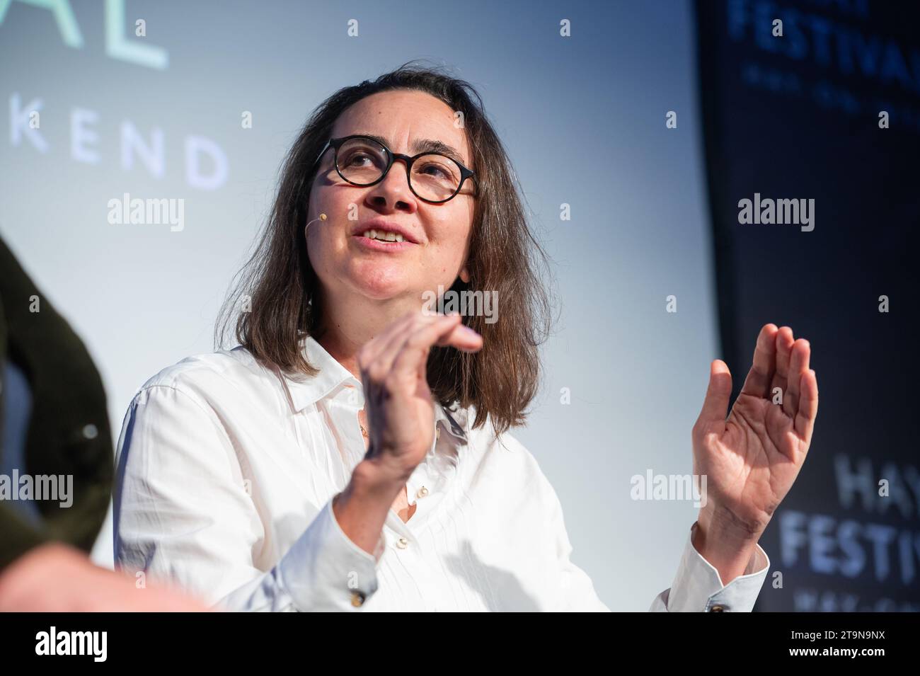 Hay-on-Wye, Wales, UK. Sunday 26th November 2023. Susie Dent and Sarah ...