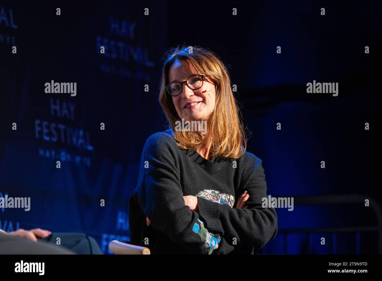 Hay-on-Wye, Wales, UK. Sunday 26th November 2023. Susie Dent and Sarah ...