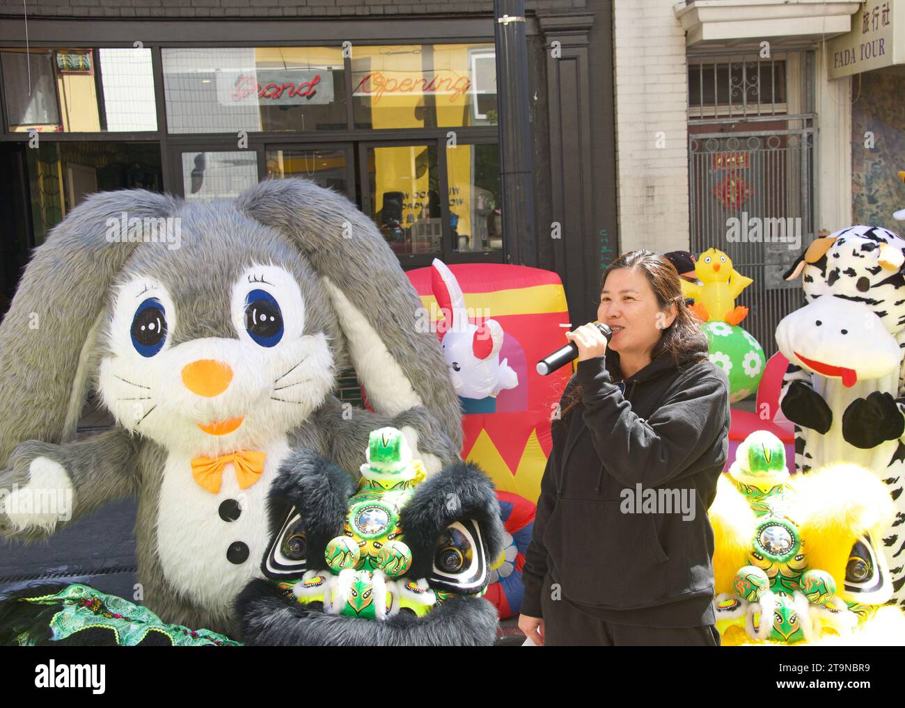Sarah wan hi-res stock photography and images - Alamy