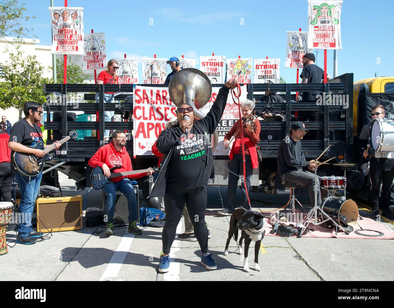 Teacher chanting chants hi-res stock photography and images - Alamy