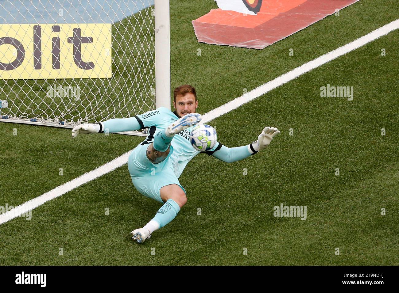 Goalkeeper lucas perri hi-res stock photography and images - Alamy