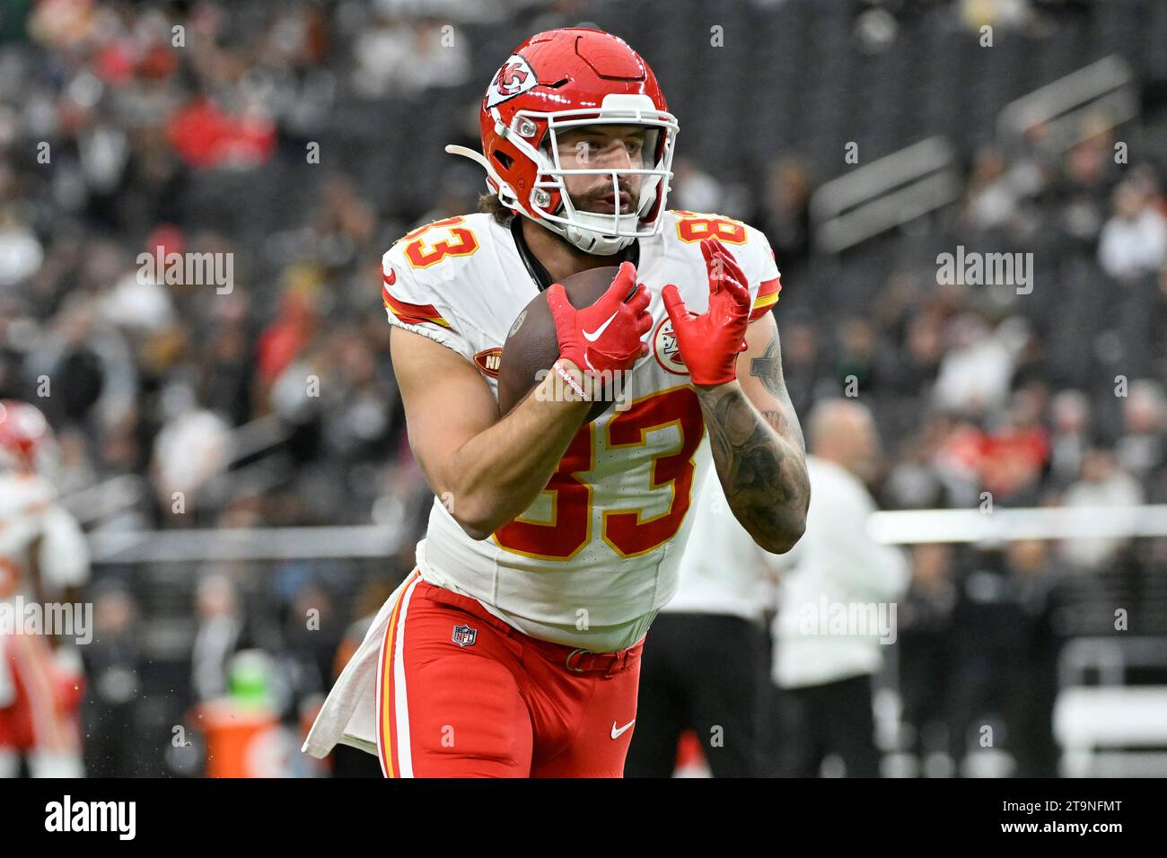 Kansas City Chiefs tight end Noah Gray (83) warms up before an NFL ...