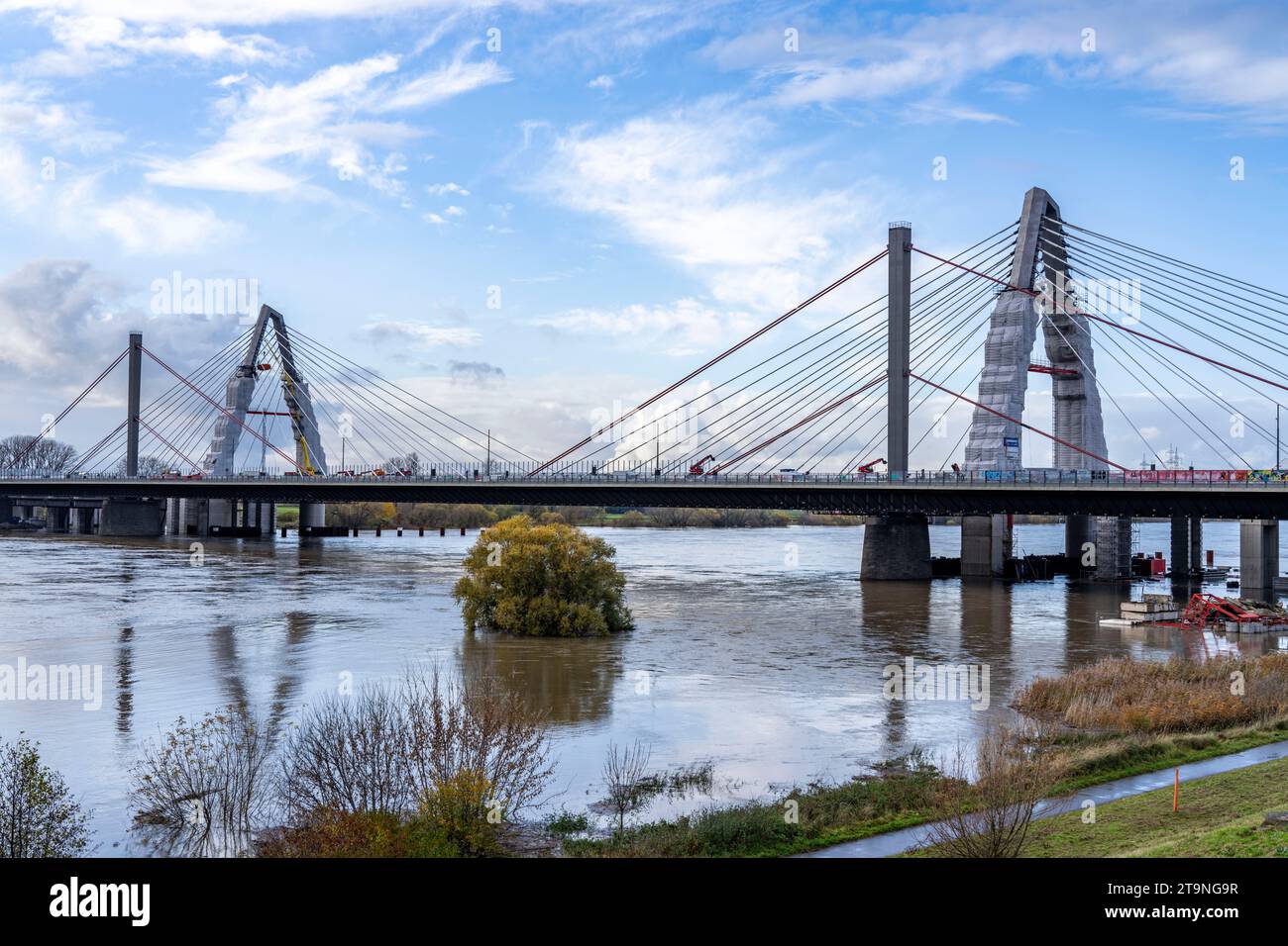 New construction of the A1 motorway bridge over the Rhine near ...
