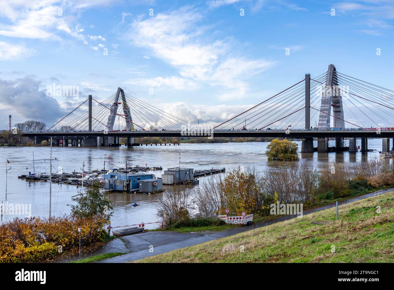 New construction of the A1 motorway bridge over the Rhine near ...