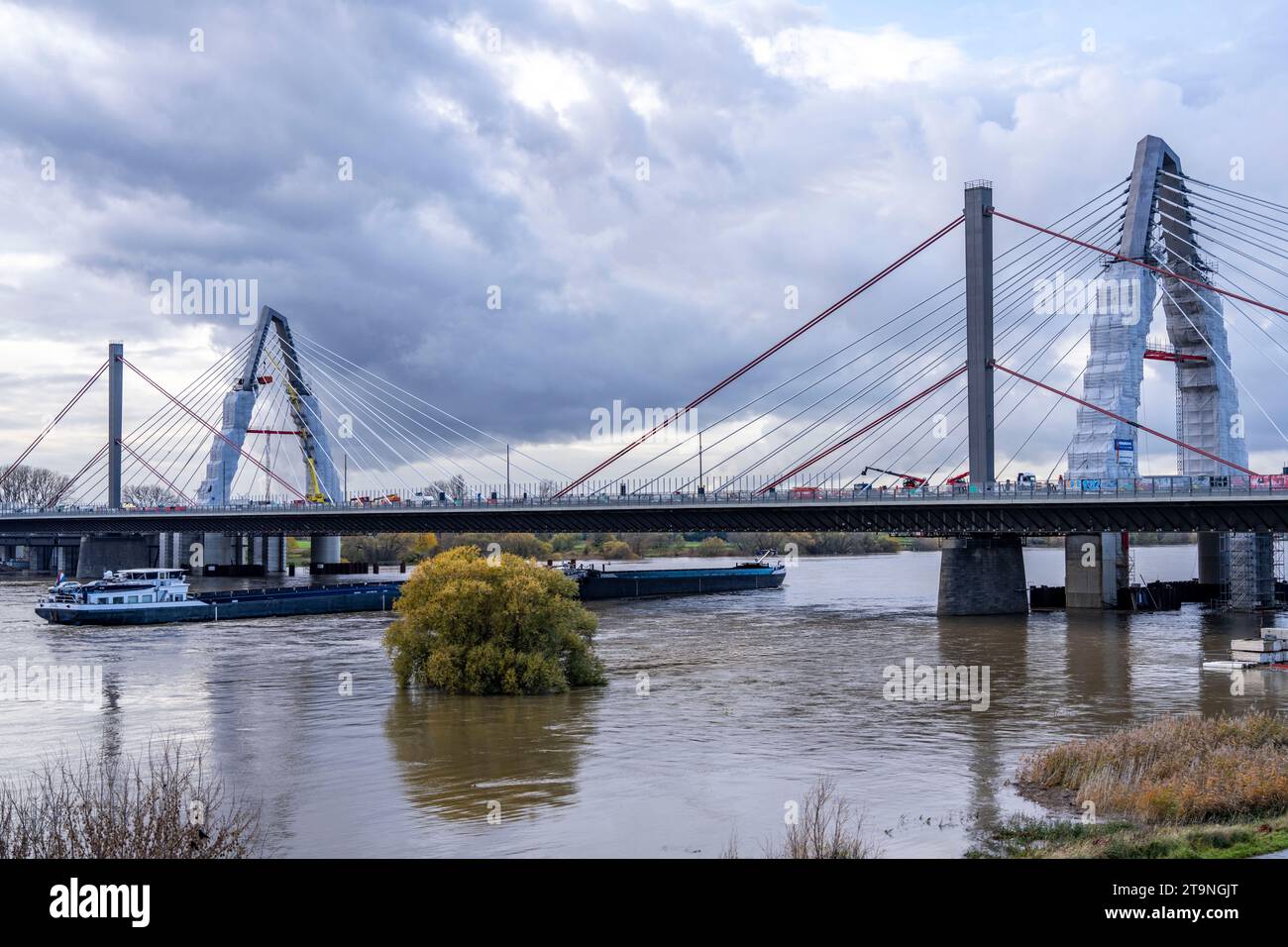 New construction of the A1 motorway bridge over the Rhine near ...