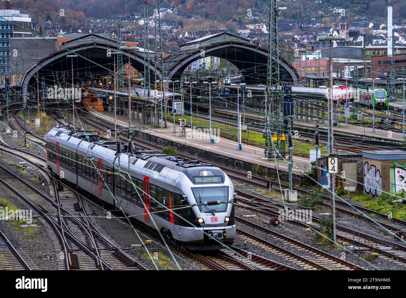 The main railway station of Hagen, station halls, tracks, platforms ...