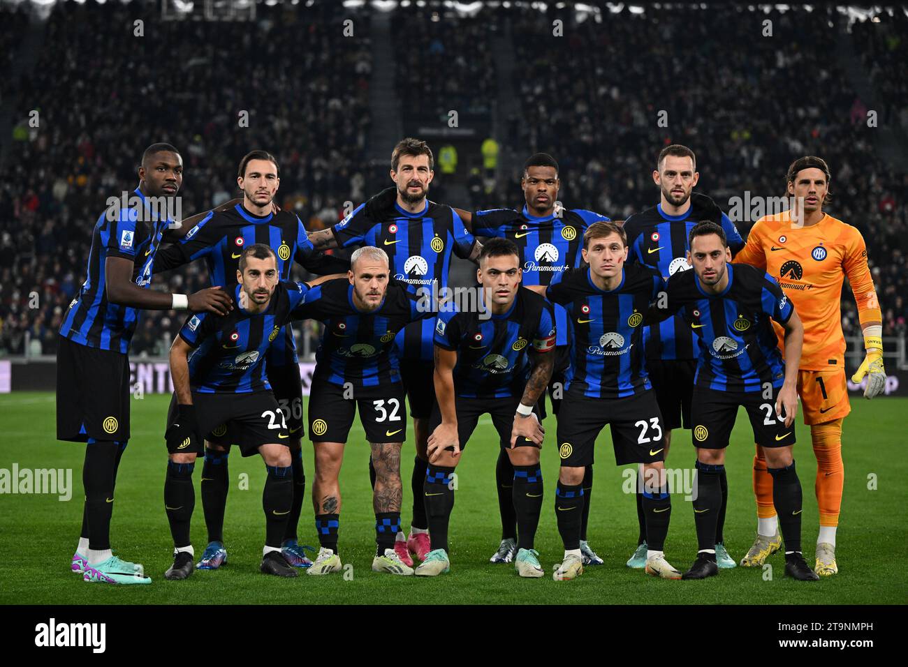 Goal palla hi-res stock photography and images - Alamy