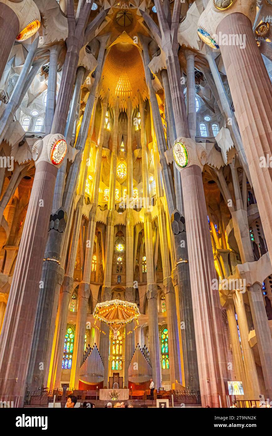Interior la sagrada família hi-res stock photography and images - Alamy