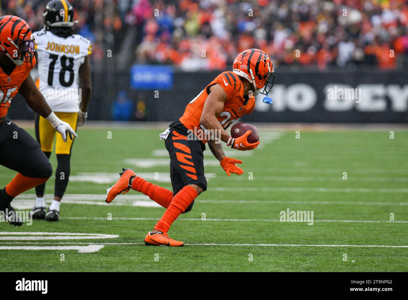 Dj turner bengals hi-res stock photography and images - Alamy