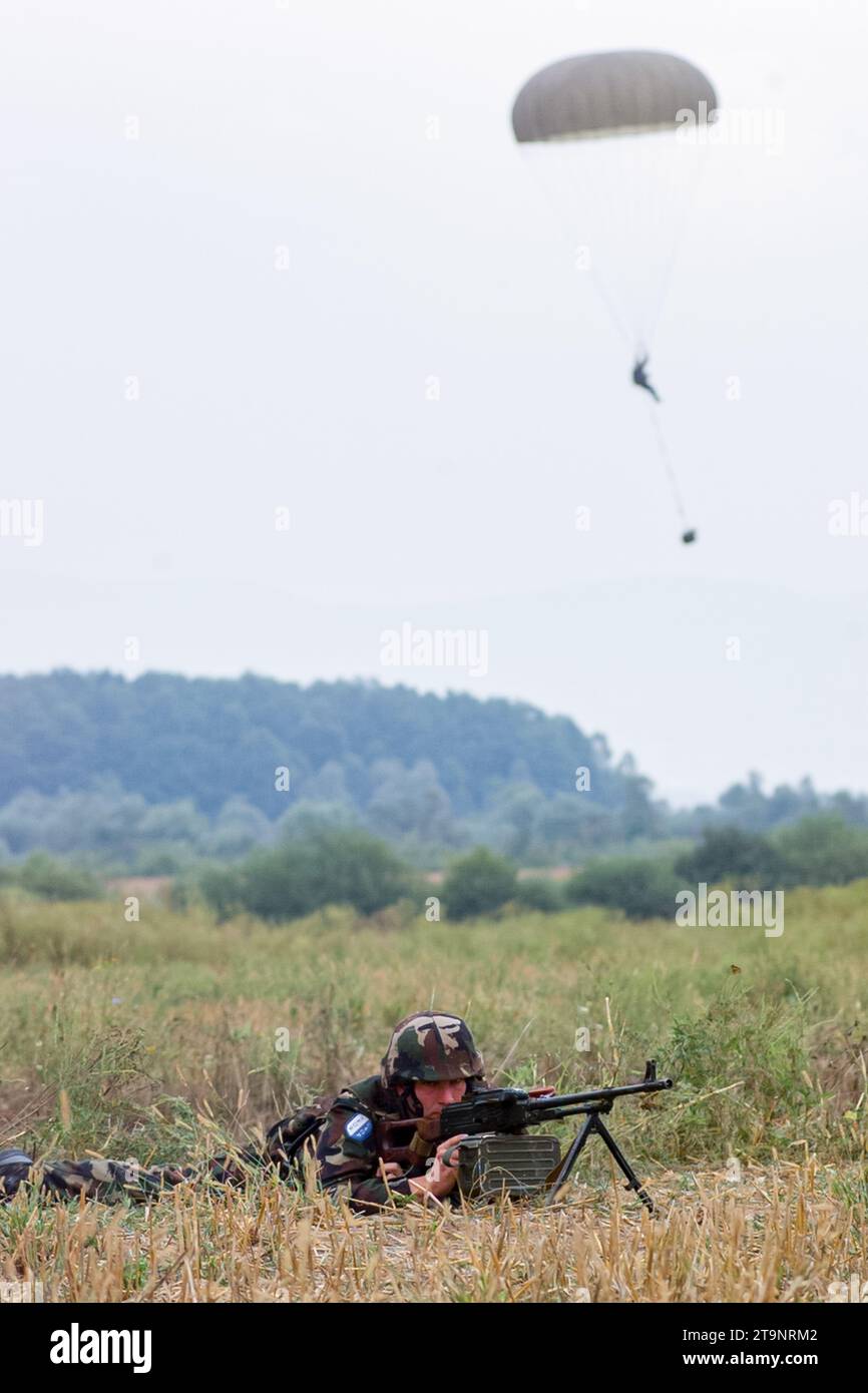 Soldier from parachute regiment hi-res stock photography and images - Alamy