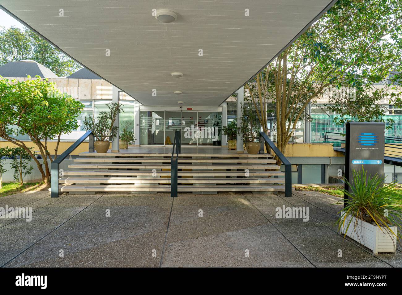 entrance to the clinical services, auditorium, training center and ...