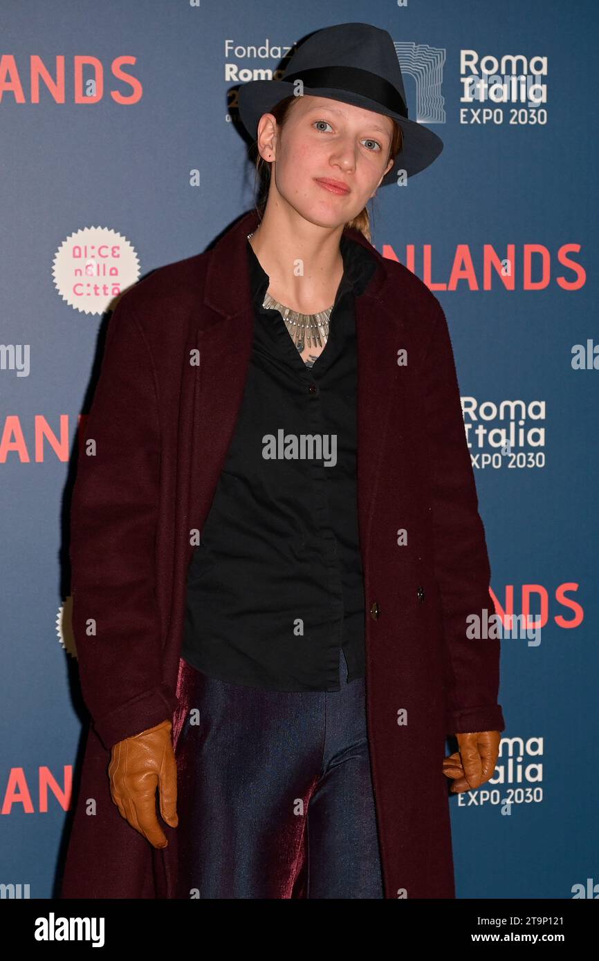 Yile hi-res stock photography and images - Alamy