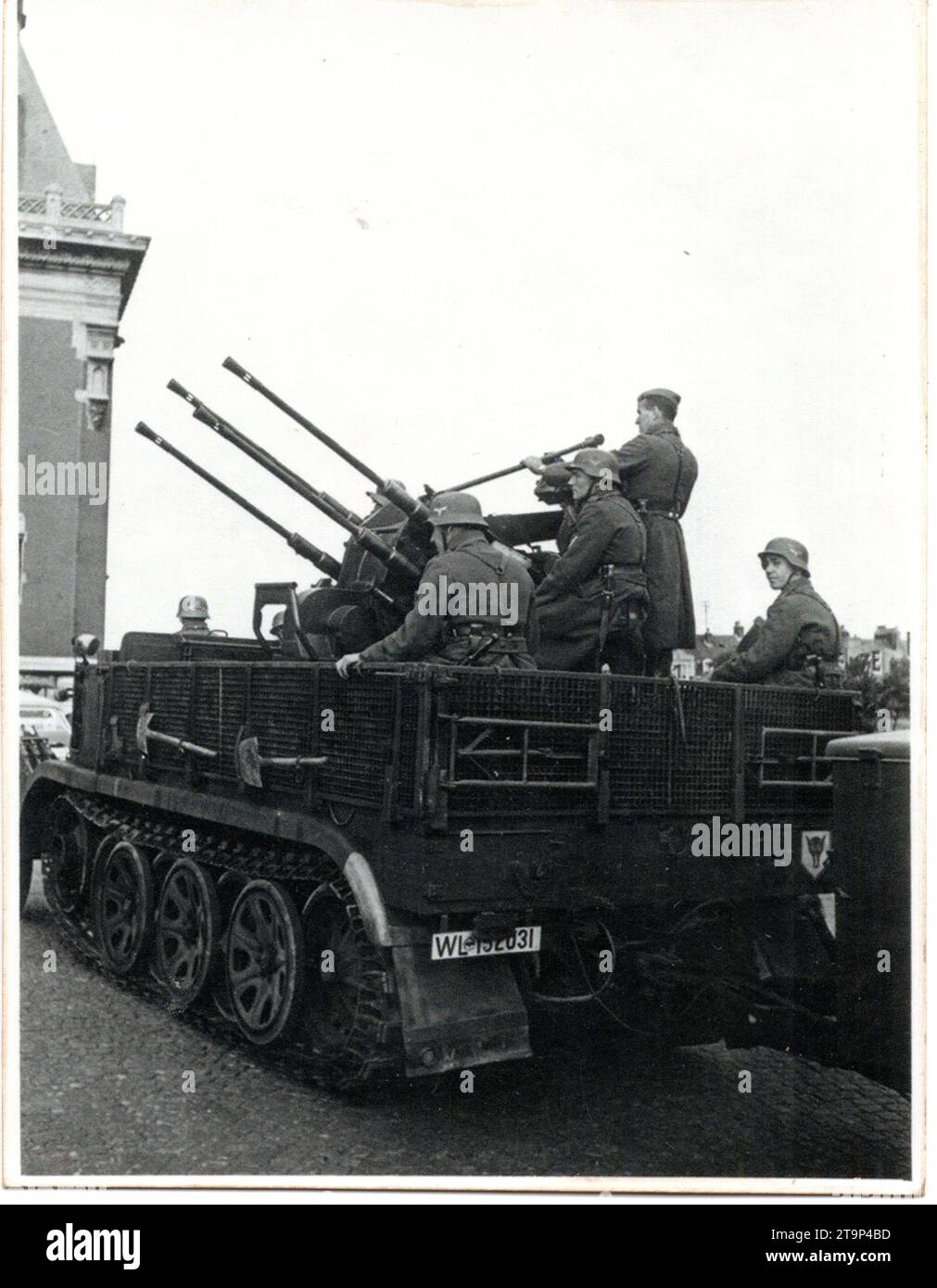 Ww2 flak hi-res stock photography and images - Alamy