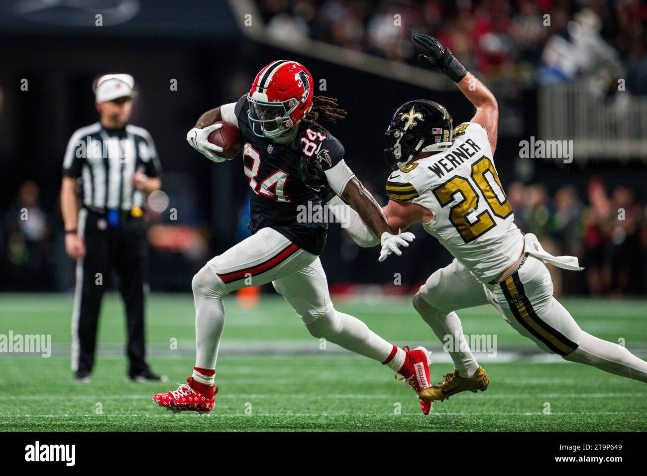 Atlanta Falcons running back Cordarrelle Patterson (84) runs the ball ...