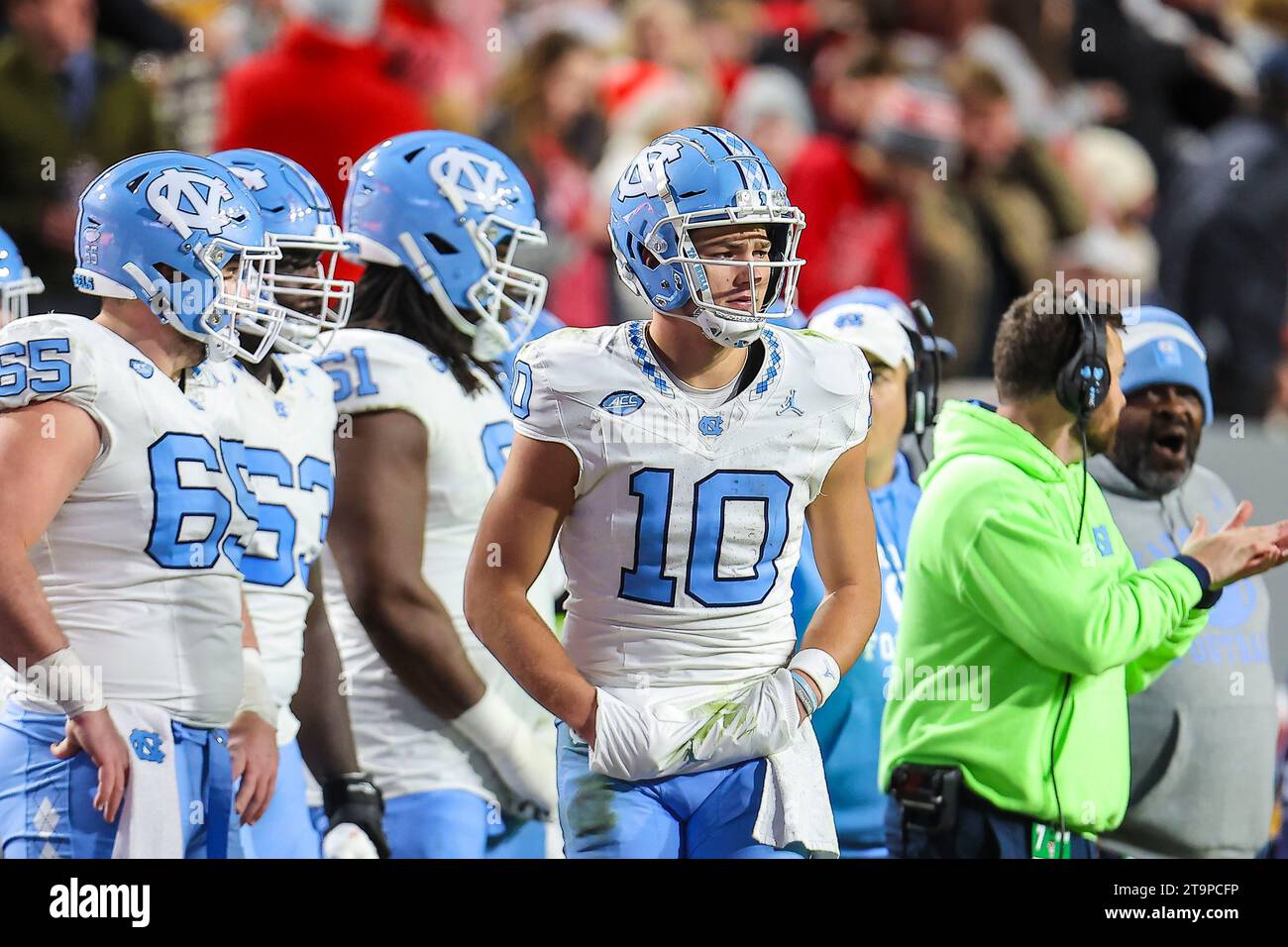 November 25, 2023: North Carolina sophomore Drake Maye (10) waits to ...