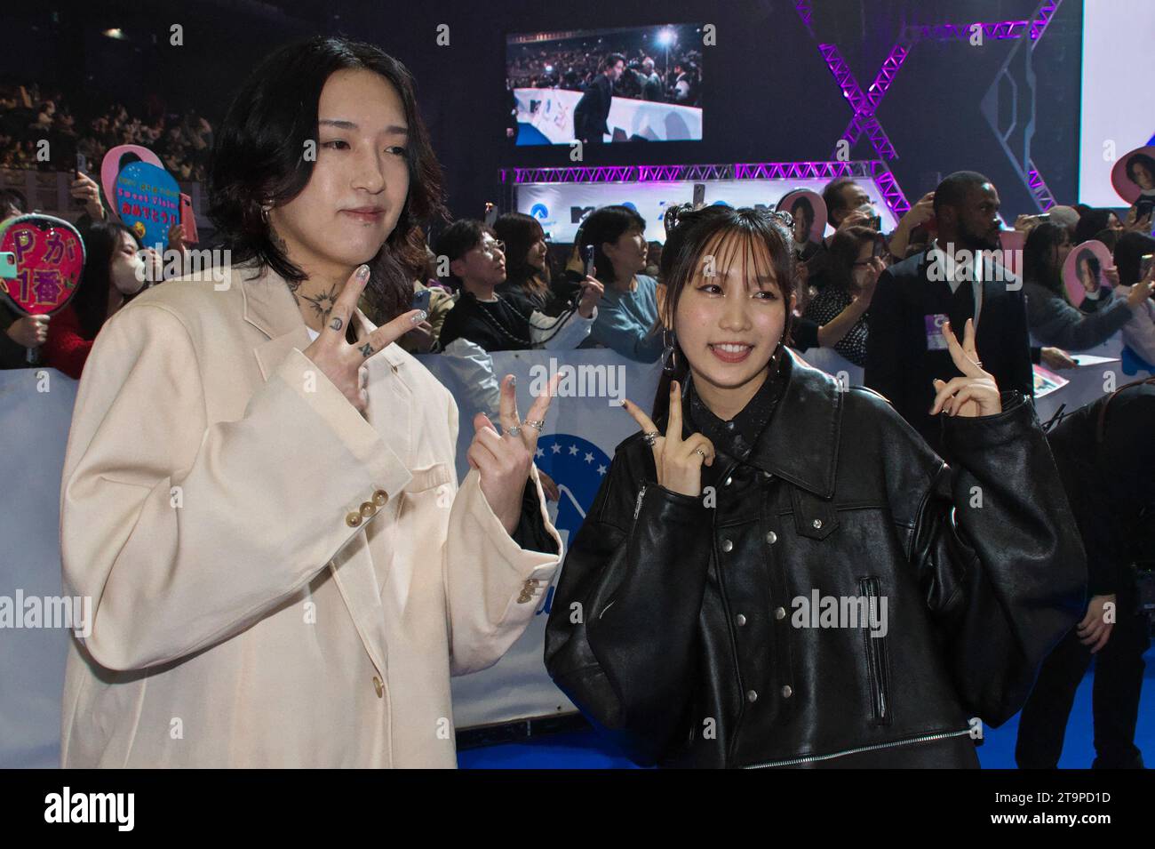 J-pop duo by Vocaloid producer Ayase(L) and singer-songwriter Ikura (Lilas Ikuta), "YOASOBI ...