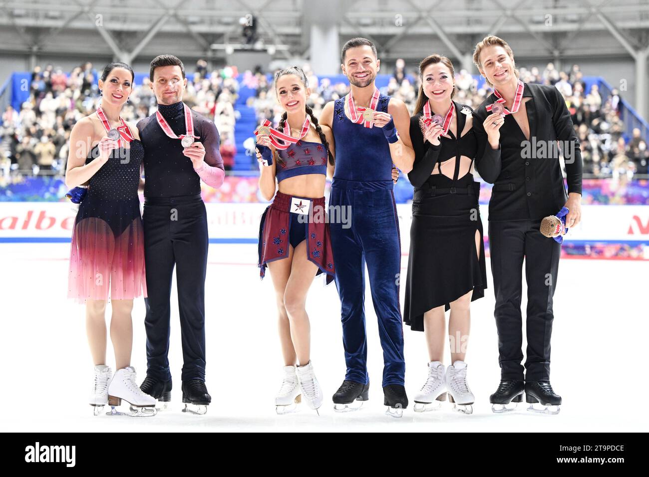 Osaka, Japan. Credit: MATSUO. 25th Nov, 2023. L-R) Charlene Guignard & Marco Fabbri (ITA), Lilah ...