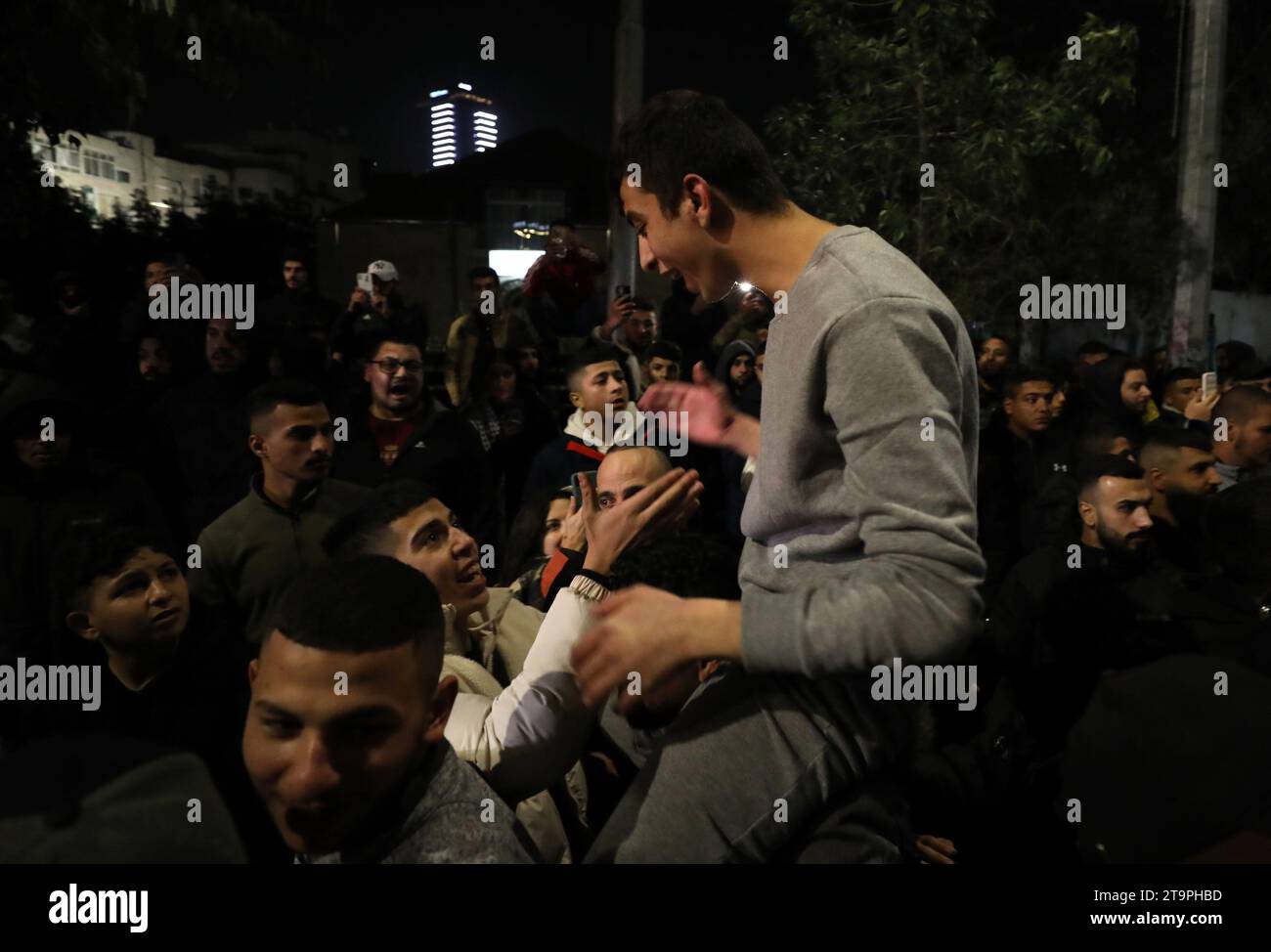 Ramallah. 26th Nov, 2023. People celebrate the release of Palestinian ...