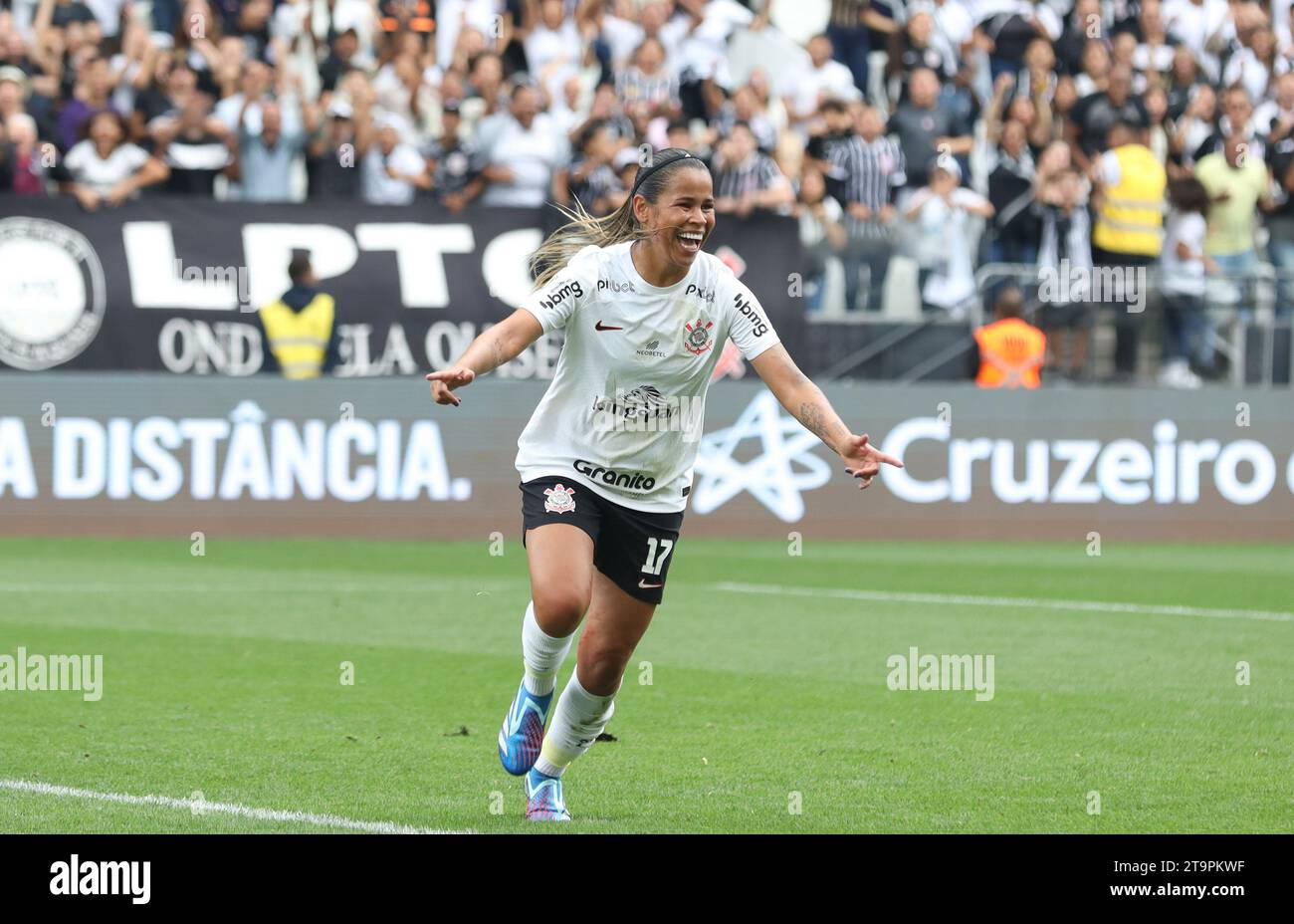 Goal by Corinthians' Victoria Albuquerque during the match against São ...