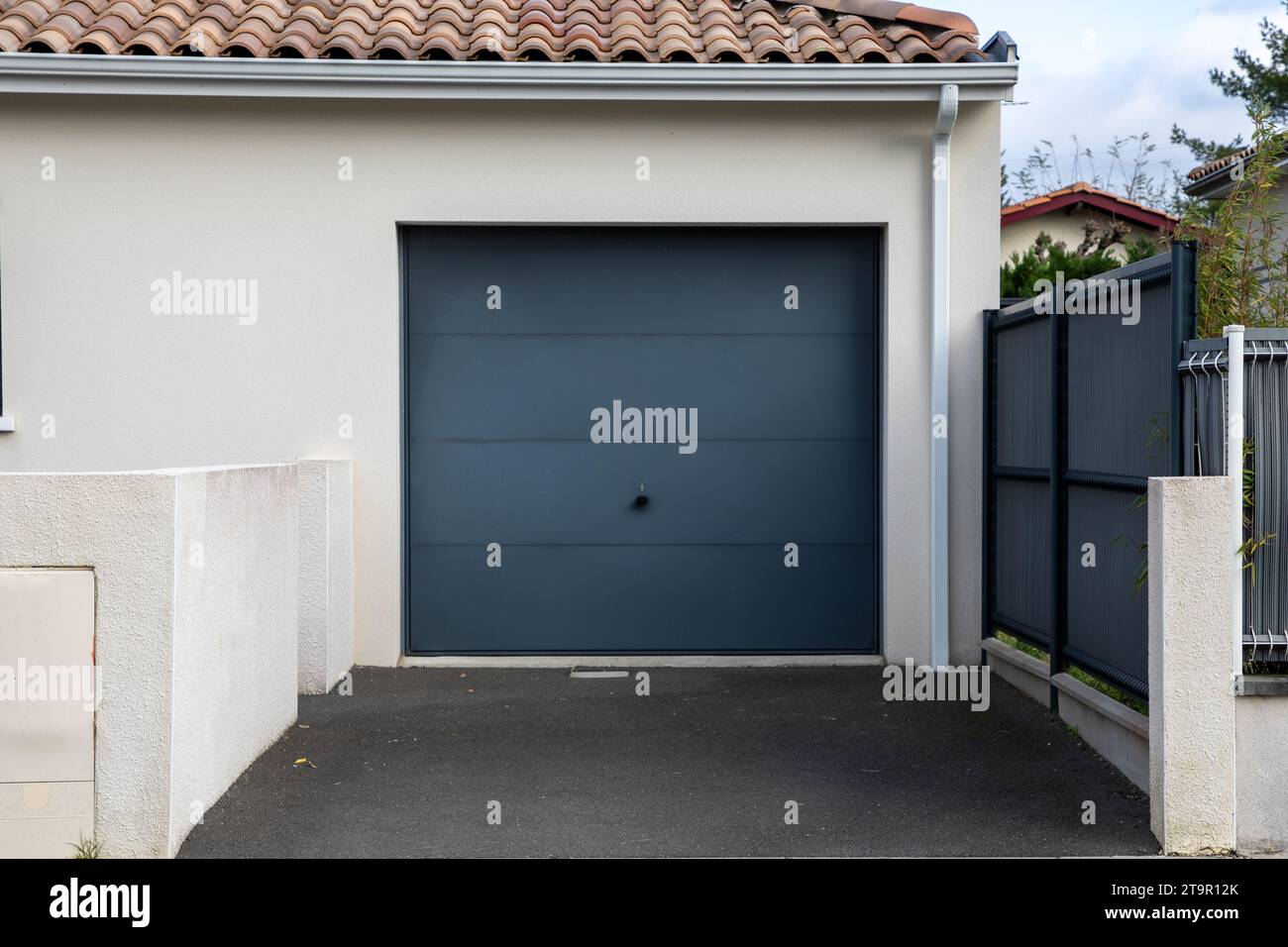 Sectional gate hi-res stock photography and images - Alamy