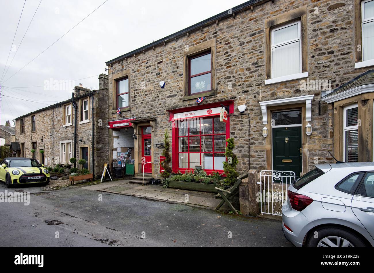 Long preston village shop and post office hi-res stock photography and ...