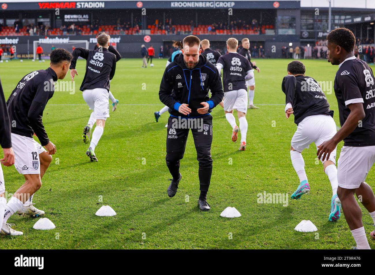 ALMERE, NETHERLANDS - NOVEMBER 26: Ruben Roosken (Heracles Almelo ...