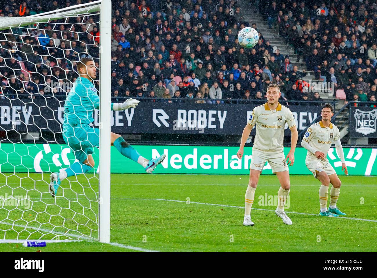 NIJMEGEN, NETHERLANDS - NOVEMBER 26: Jeffrey de Lange (Go Ahead Eagles ...