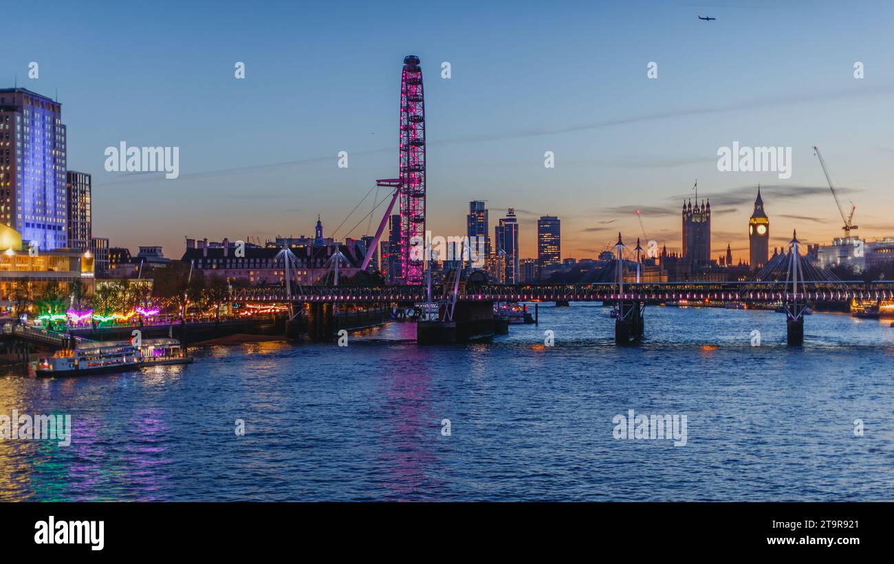 Sunset falls over iconic landmarks in central London Stock Photo - Alamy