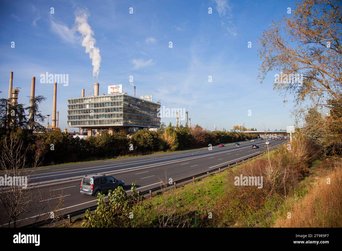 Feyzin, France. 26th Nov, 2023. Total Energie refinery in the Chemical ...