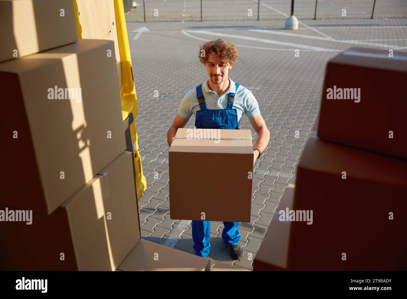 Warehouse worker preparing shipment hi-res stock photography and images ...
