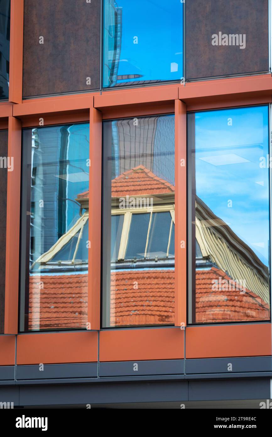 Tiled roof old wharf hi-res stock photography and images - Alamy