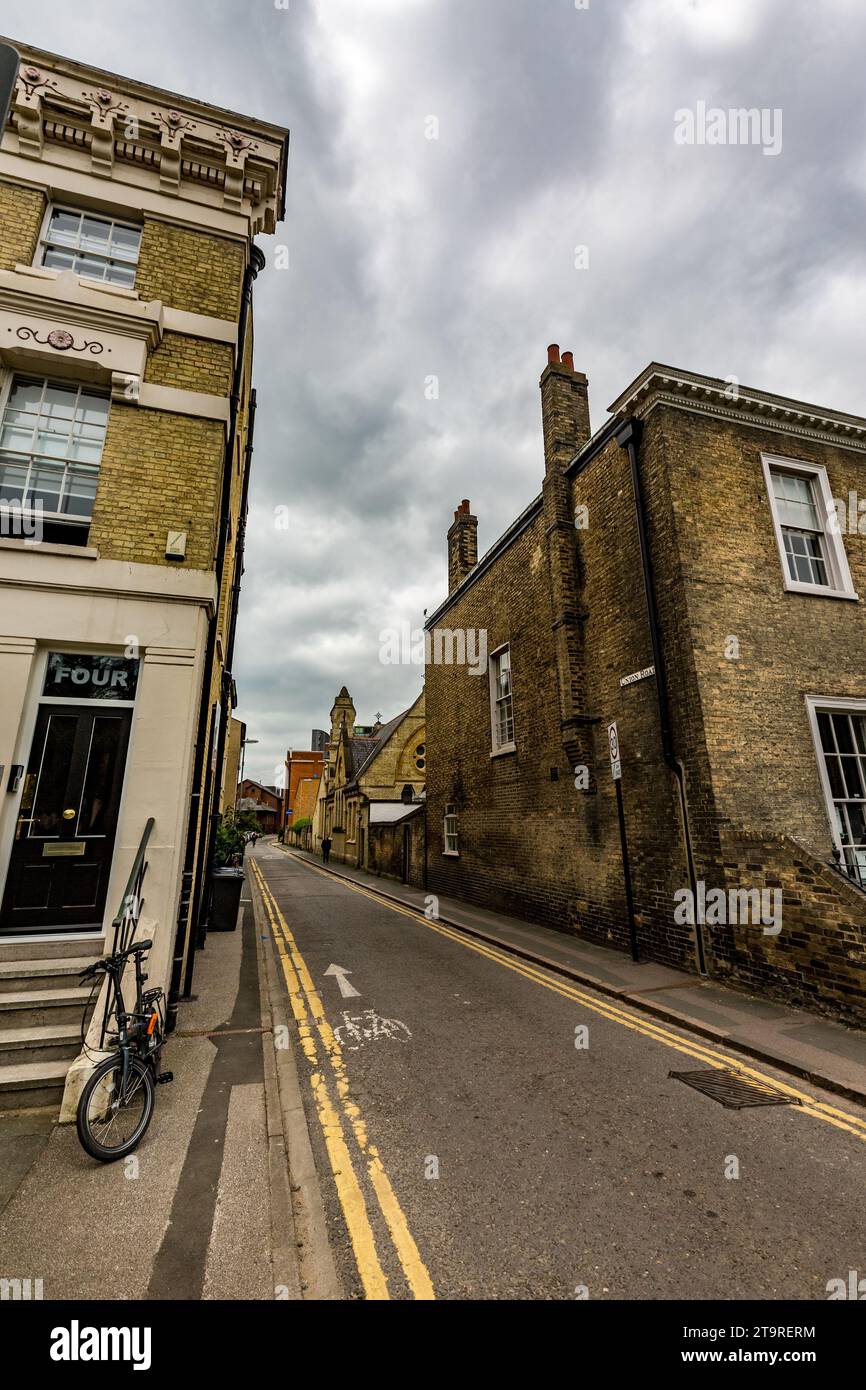 Cambridge, England, UK. Walking the scenery streets of this famous ...