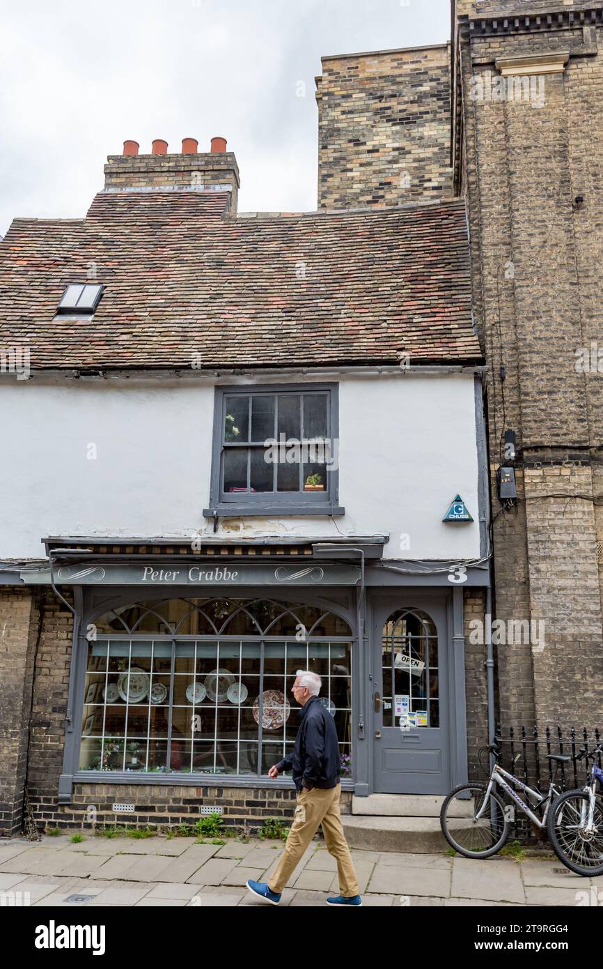 Cambridge, England, UK. Walking the scenery streets of this famous ...