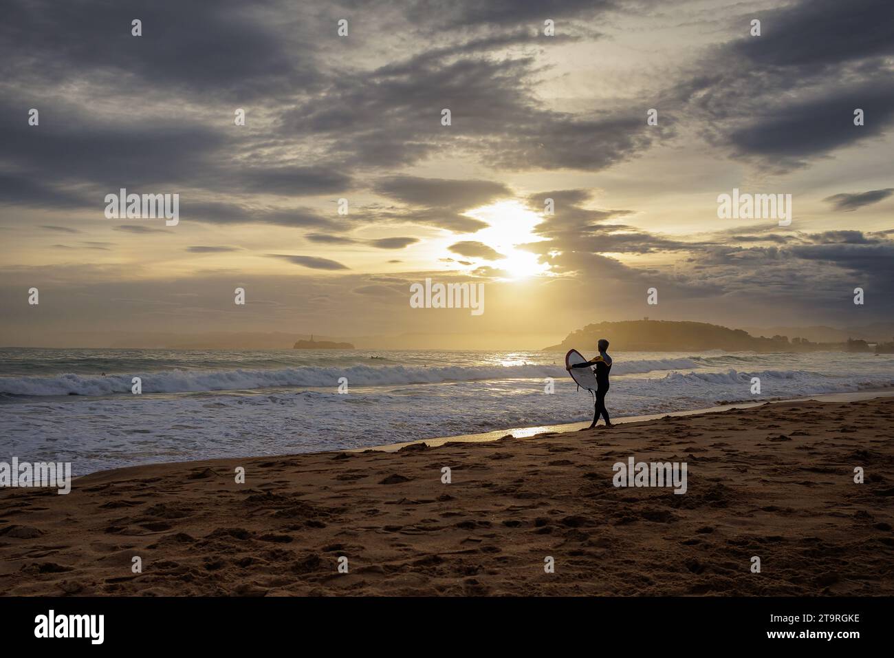 Morning surfer hi-res stock photography and images - Alamy