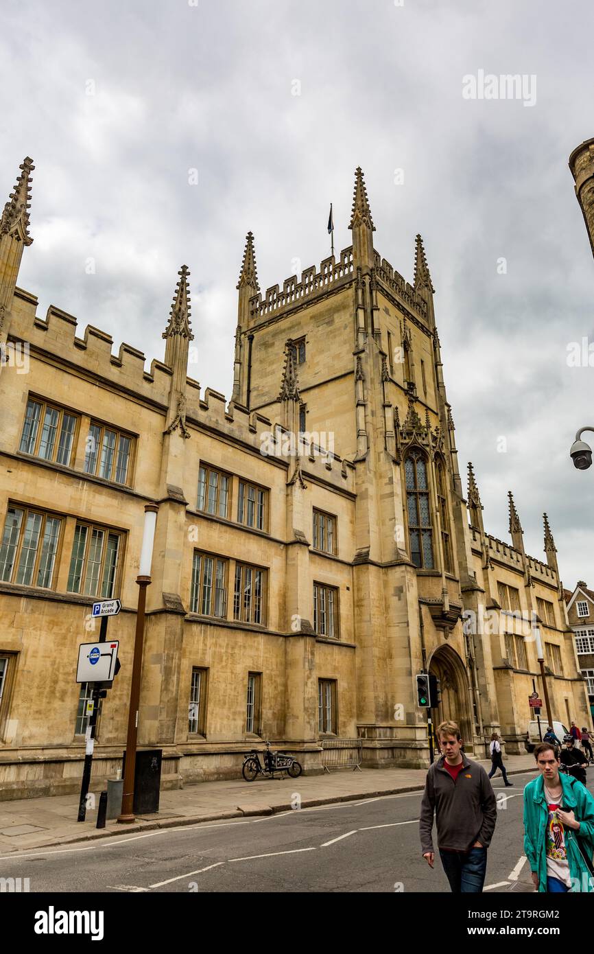 Cambridge, England, UK. Walking the scenery streets of this famous ...