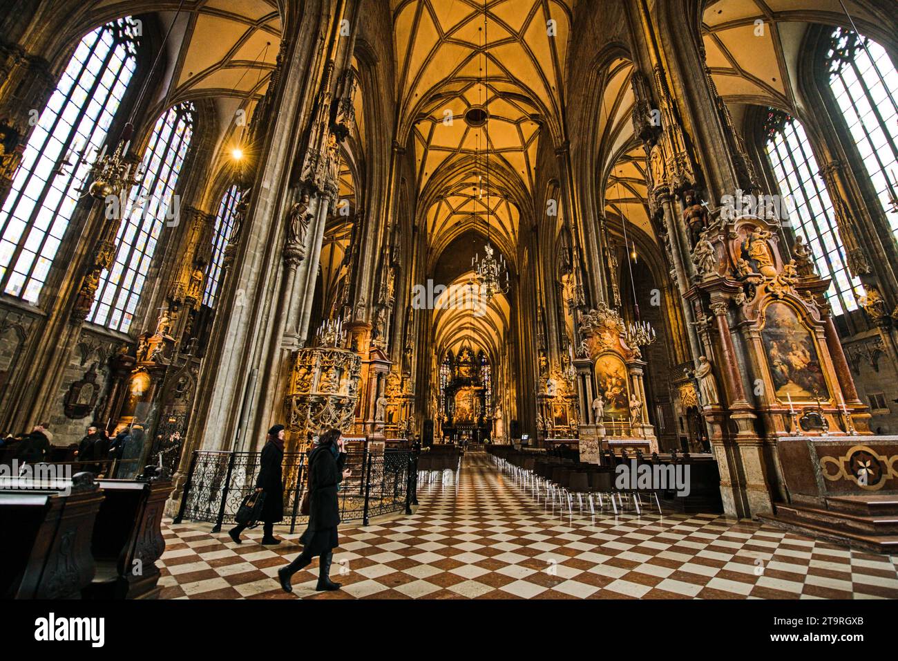 Vienna, Austria. 25th Nov, 2023. St. Stephen's Cathedral (Stephansdom ...