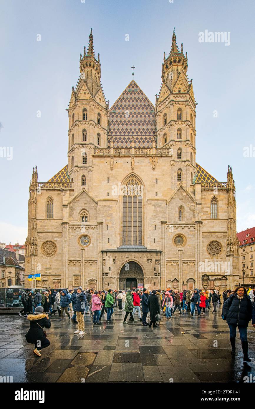Vienna, Austria. 25th Nov, 2023. St. Stephen's Cathedral (Stephansdom ...