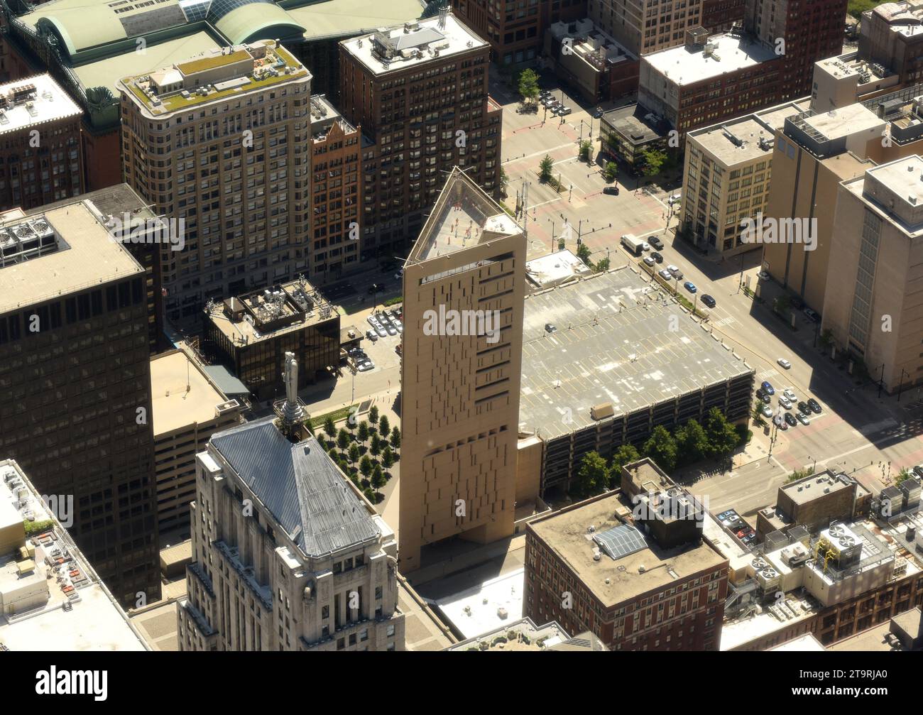 Chicago, USA - June 04, 2018: Top view on the Metropolitan Correctional ...