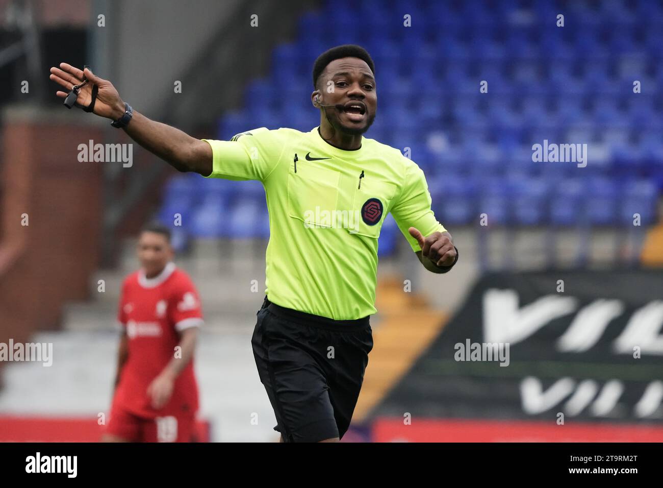 Referee ade soneye hi-res stock photography and images - Alamy