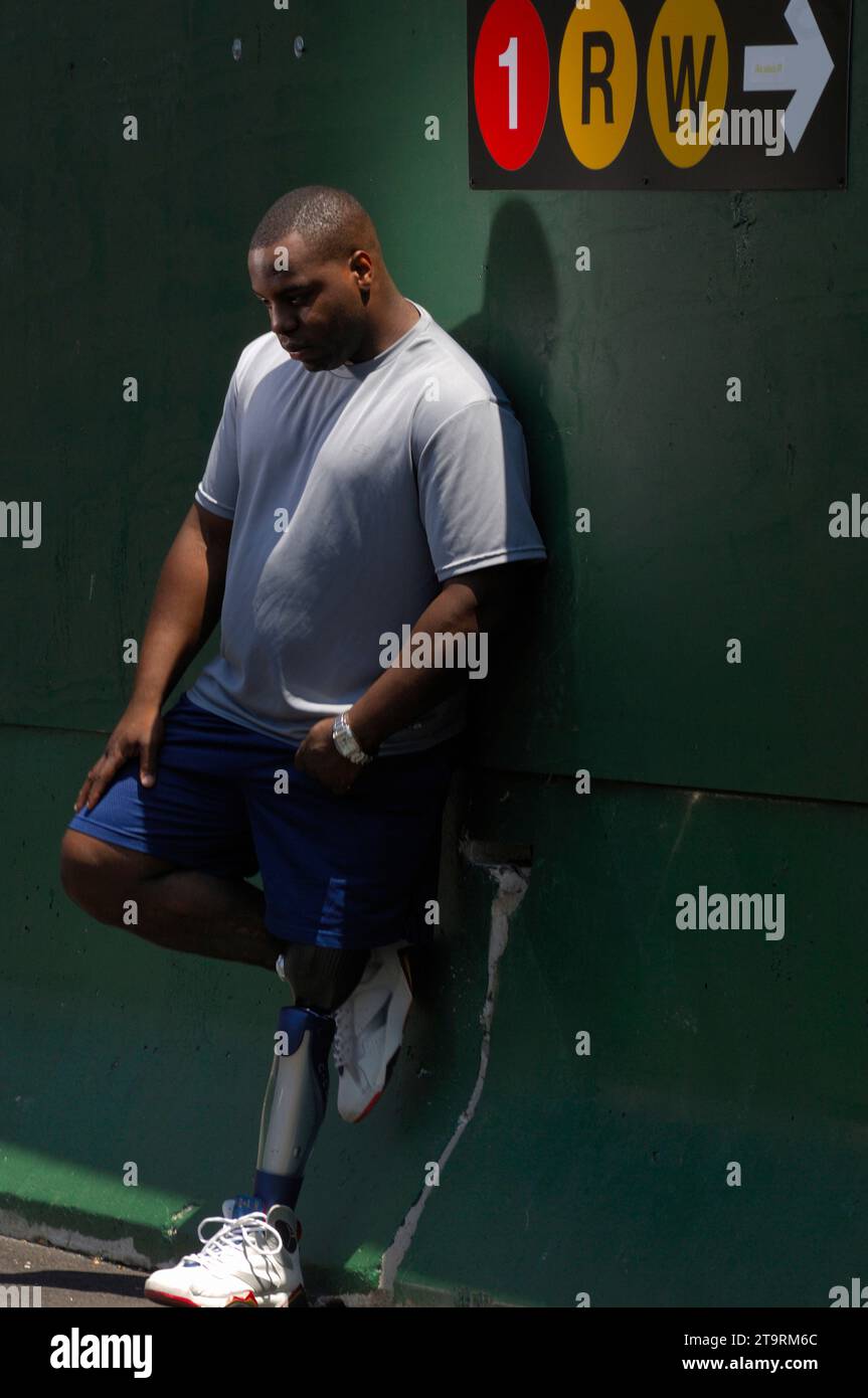 Wounded warrior amputee hi-res stock photography and images - Alamy