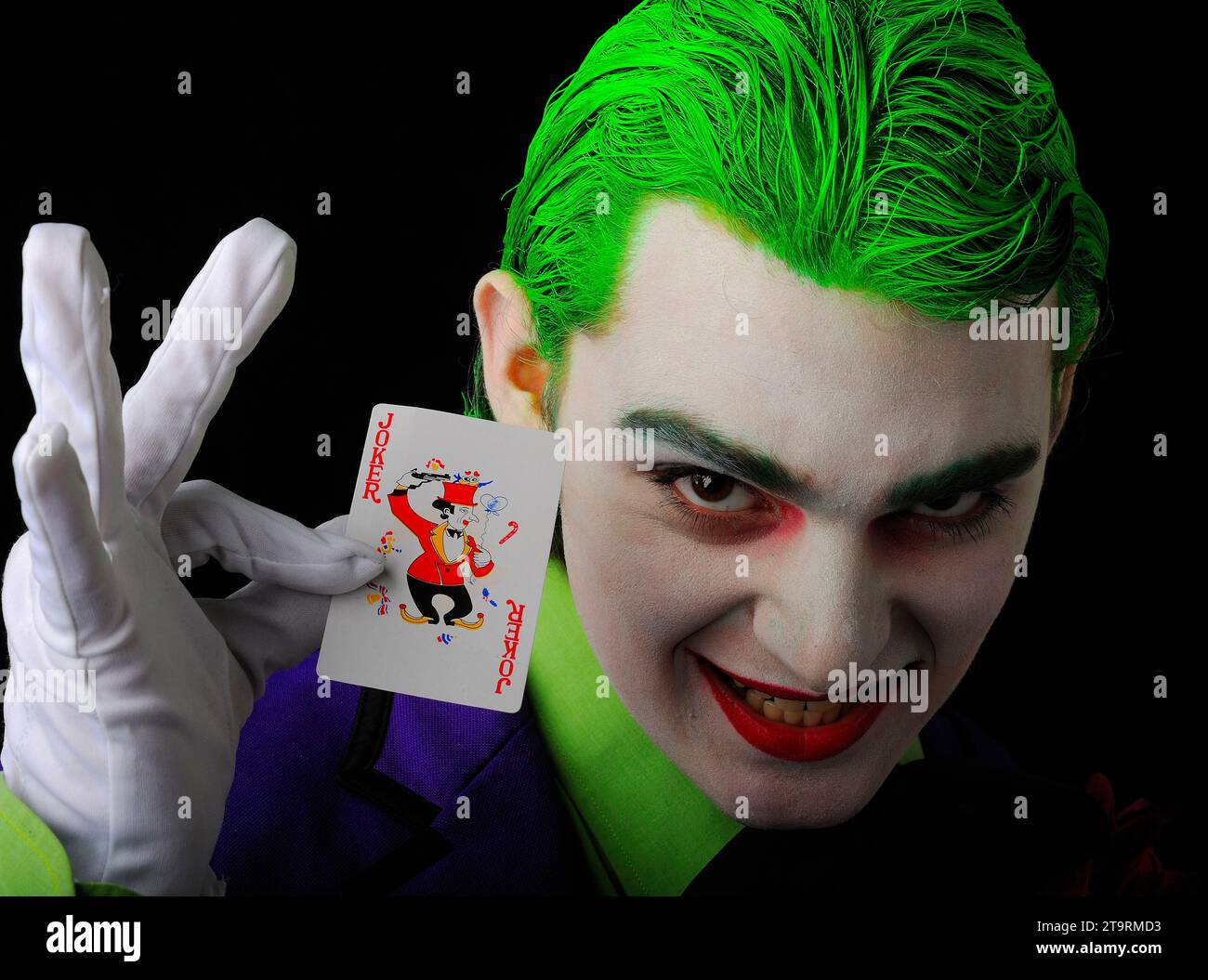 Arts character horizontal hi-res stock photography and images - Alamy