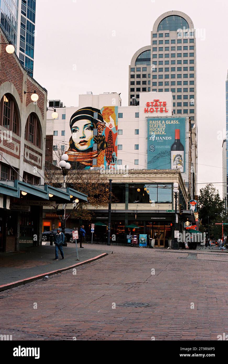 Street scene in Seattle Washington mural art Stock Photo - Alamy