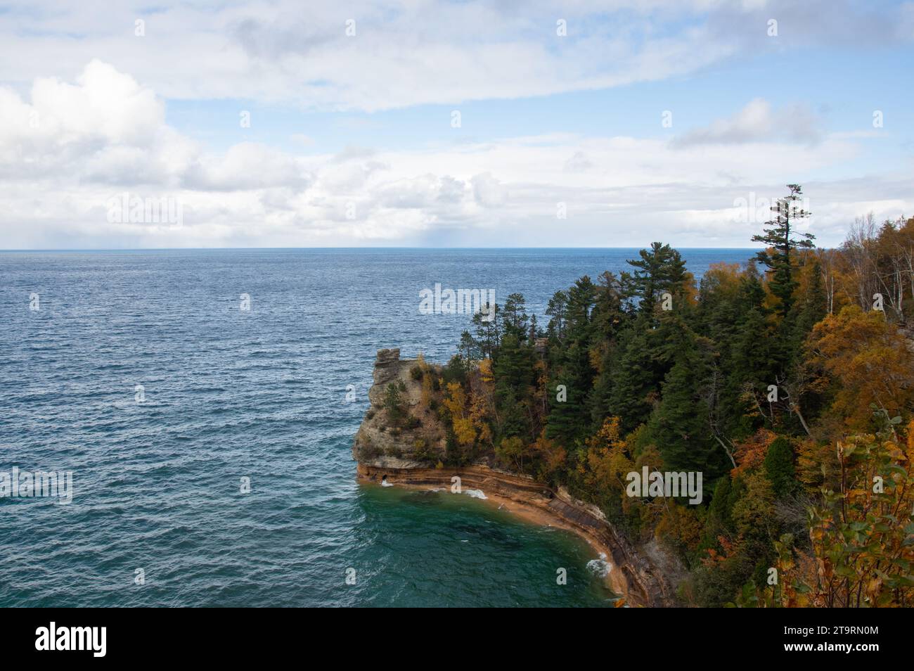 Perfect view of bluffs, trees and lake on a beautiful fall day Stock ...