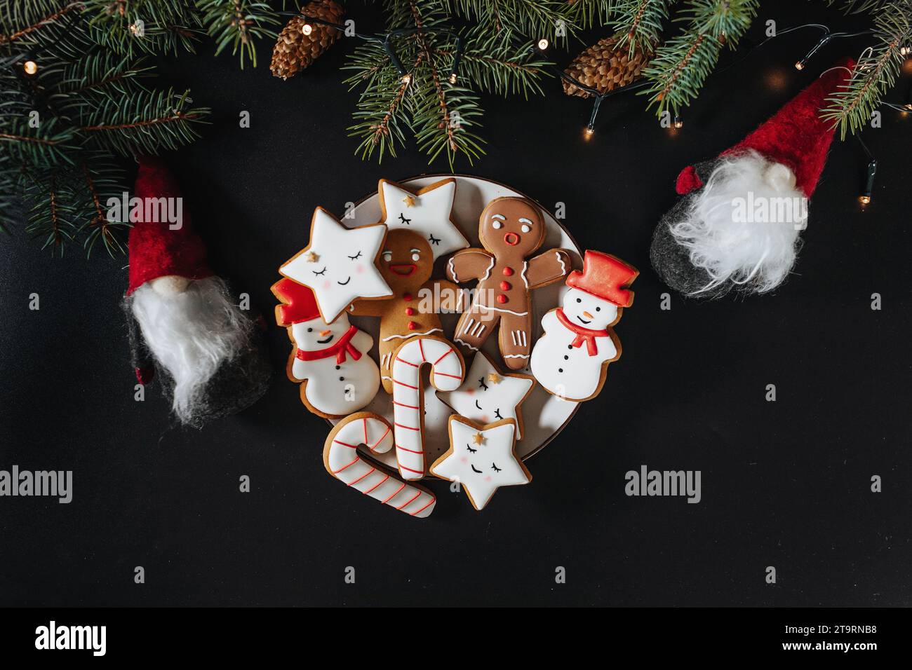 Black gingerbread man hi-res stock photography and images - Alamy