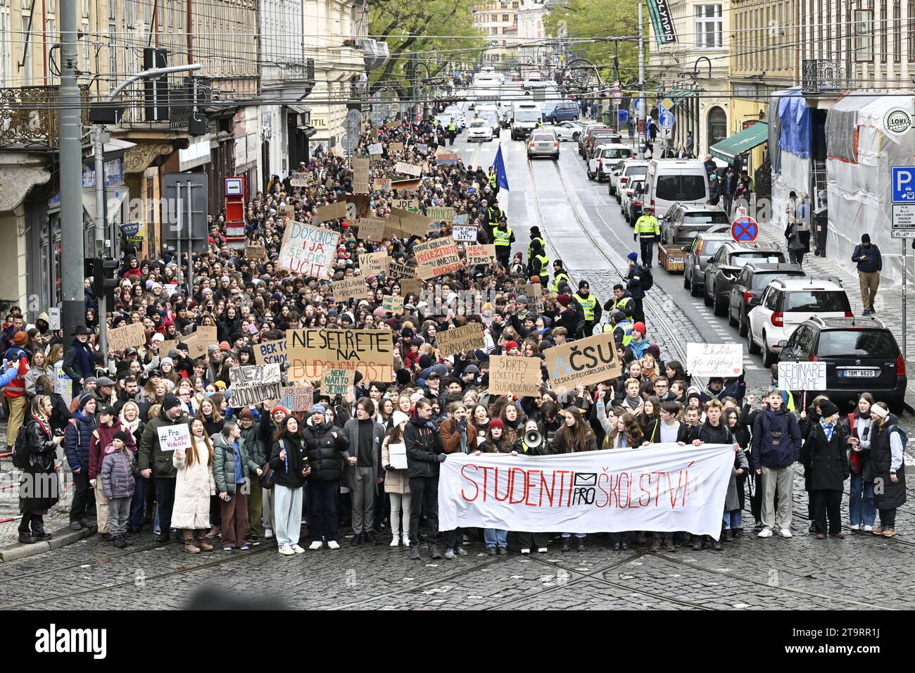 Prague, Czech Republic. 27th Nov, 2023. Students for Schools groups ...