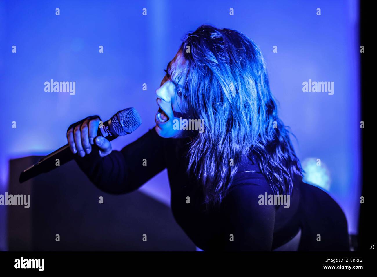 Italian singer Music Concert - Emma Marrone - Live In Da Club Emma ...