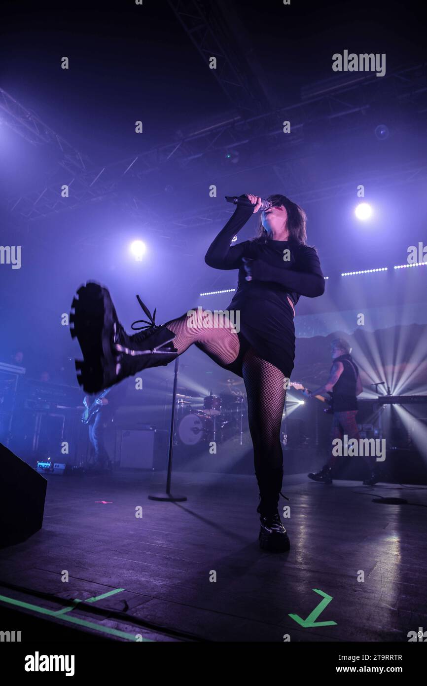 Italian singer Music Concert - Emma Marrone - Live In Da Club Emma ...