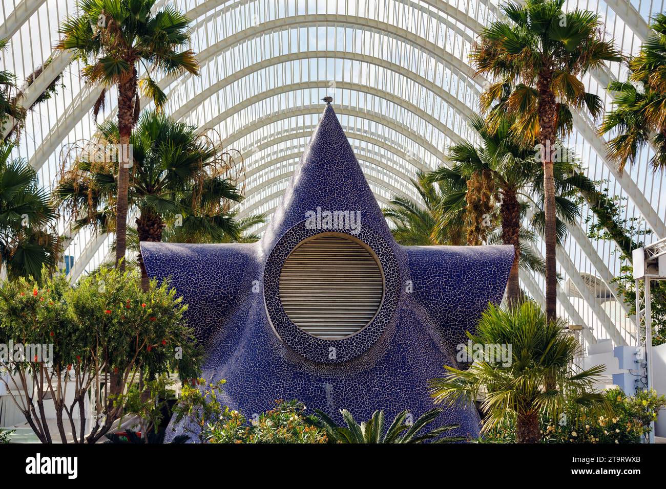 L'Umbracle, park with palm trees, modern architecture, architect ...